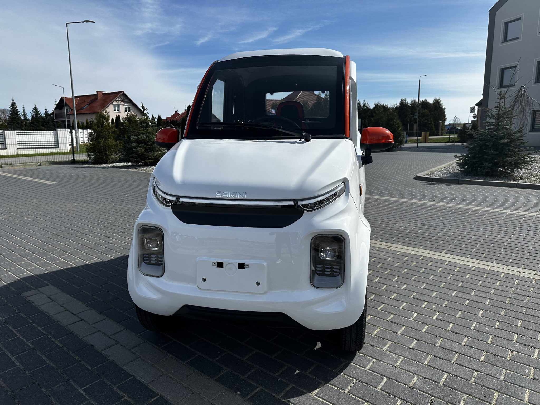 POJAZDY ZABUDOWANE SARINI - Salon 2 kółka