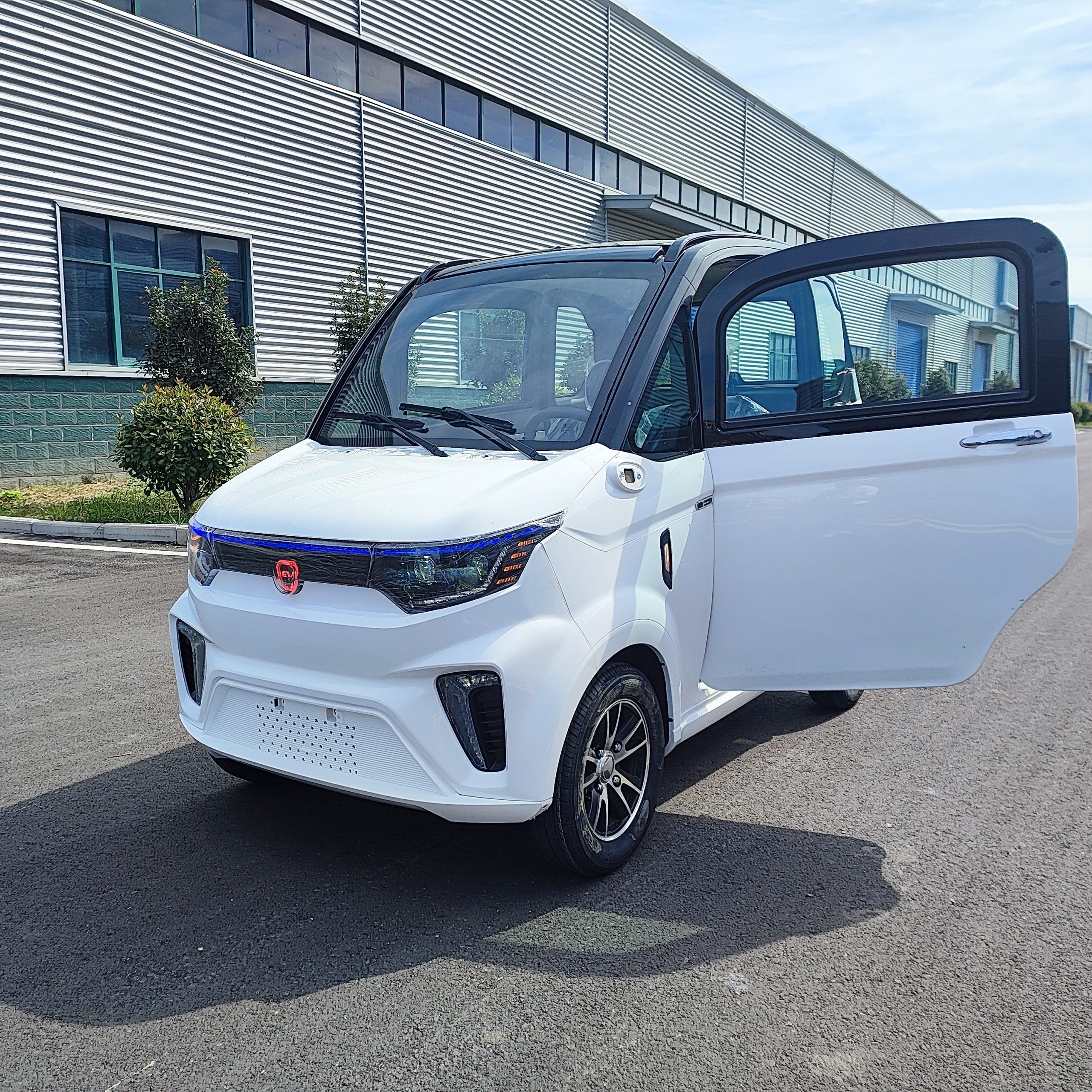 SAMOCHÓD ELEKTRYCZNY SARINI X9 3000W 72V100AH 4 KOŁOWY KOLOR BIAŁO ...