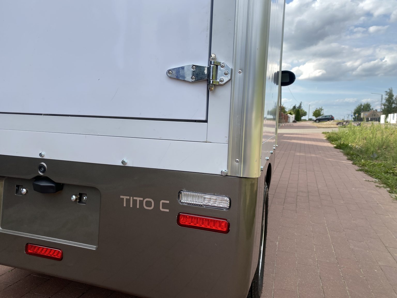 POJAZD UŻYTKOWY SARINI TITO C 3-kołowy 3000W 130AH LIFEPO4 KOLOR SZARO ...